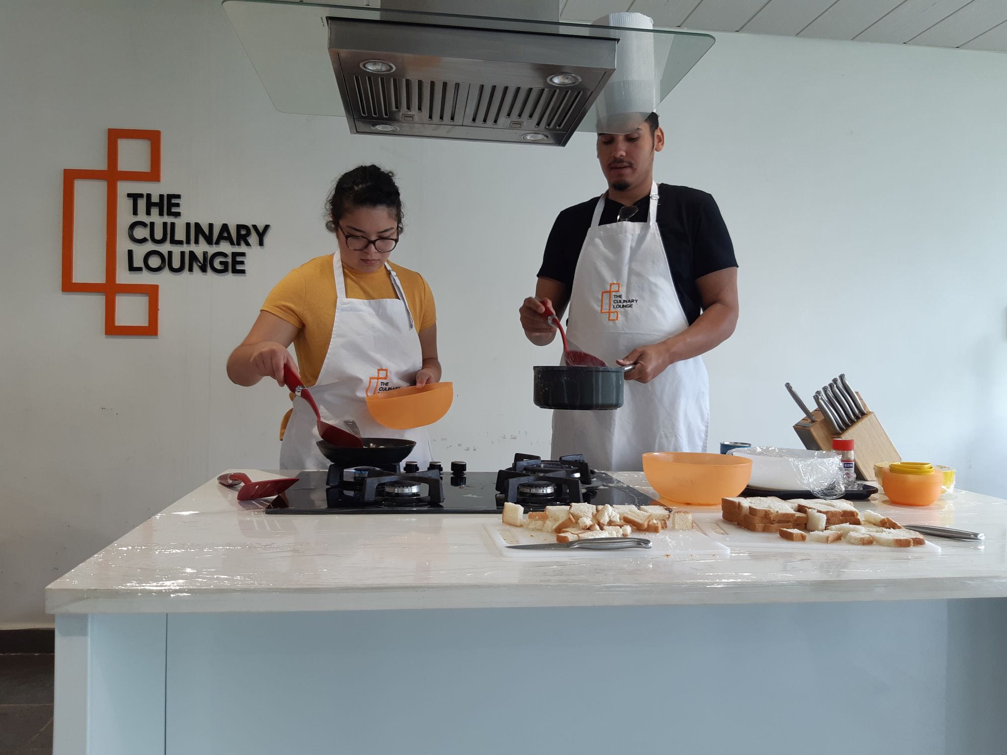 Learn to cook and eat Indian food with hands | CIEE