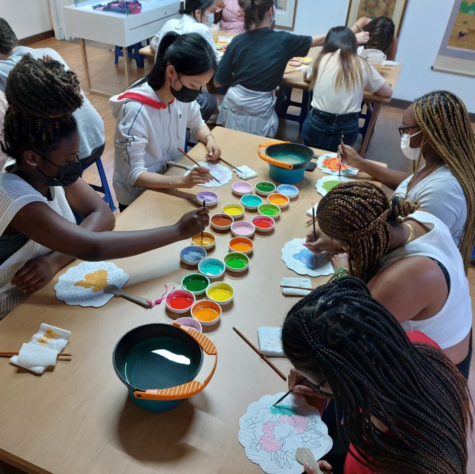 Traditional Fan Making & Samgyetang in Seoul | CIEE