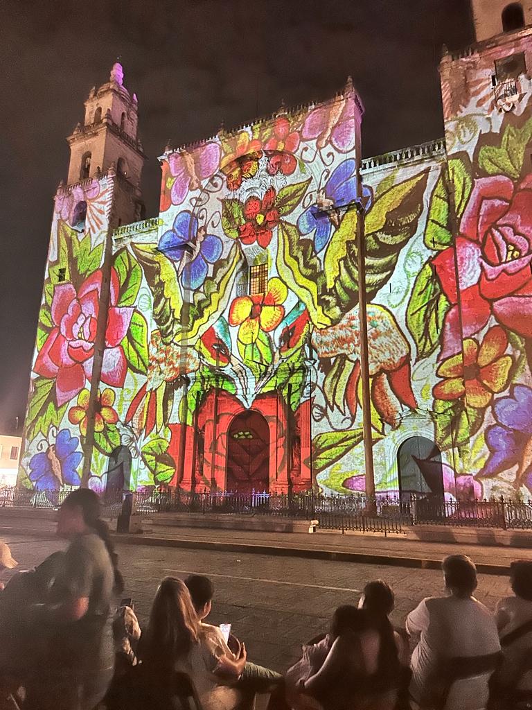 Guagua (Bus) Tour of Historic Mérida