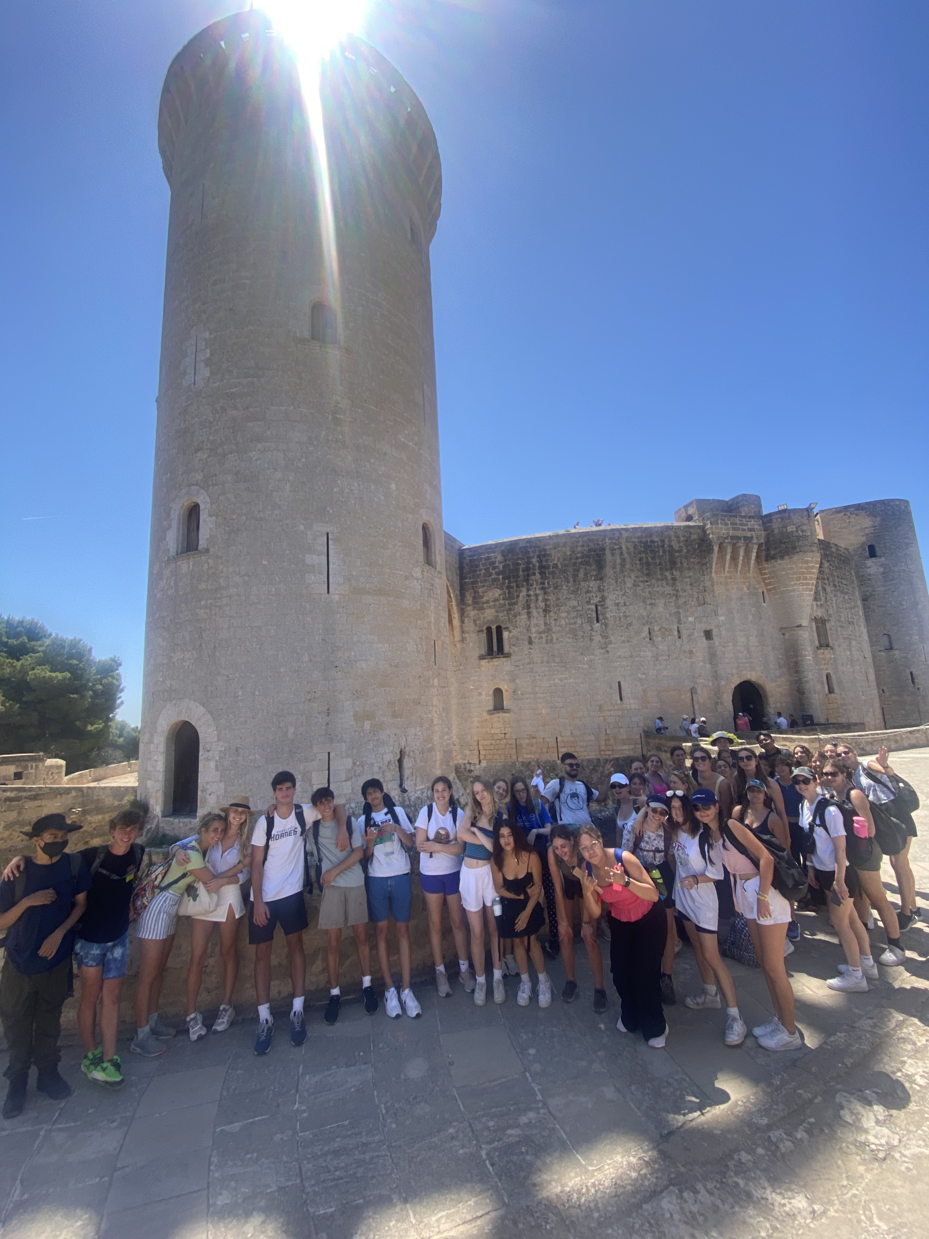 Castillo de Bellver: Immersive Spanish Learning!