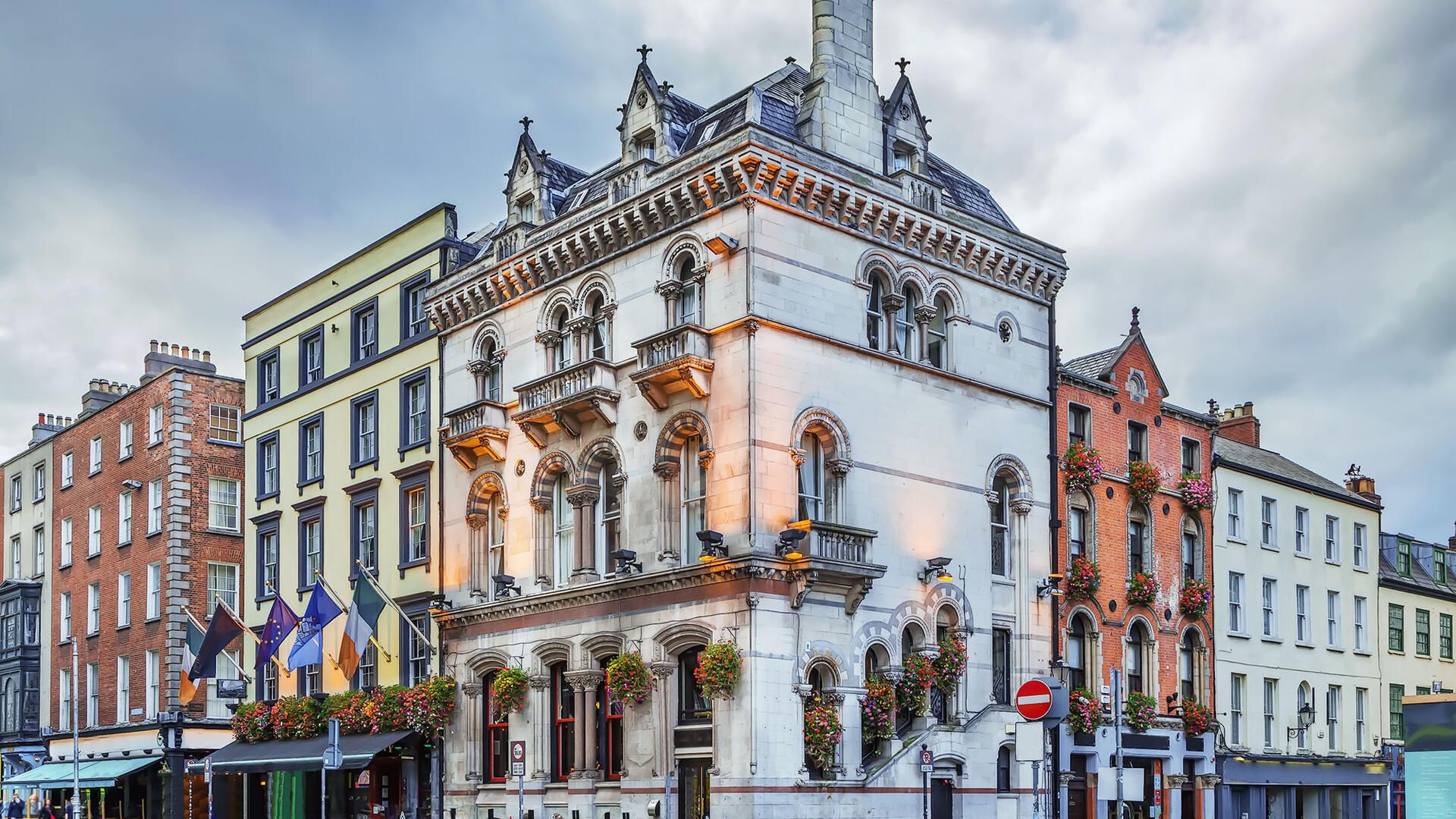 Semester Intern + Study Abroad | Dublin | College Study Abroad | CIEE